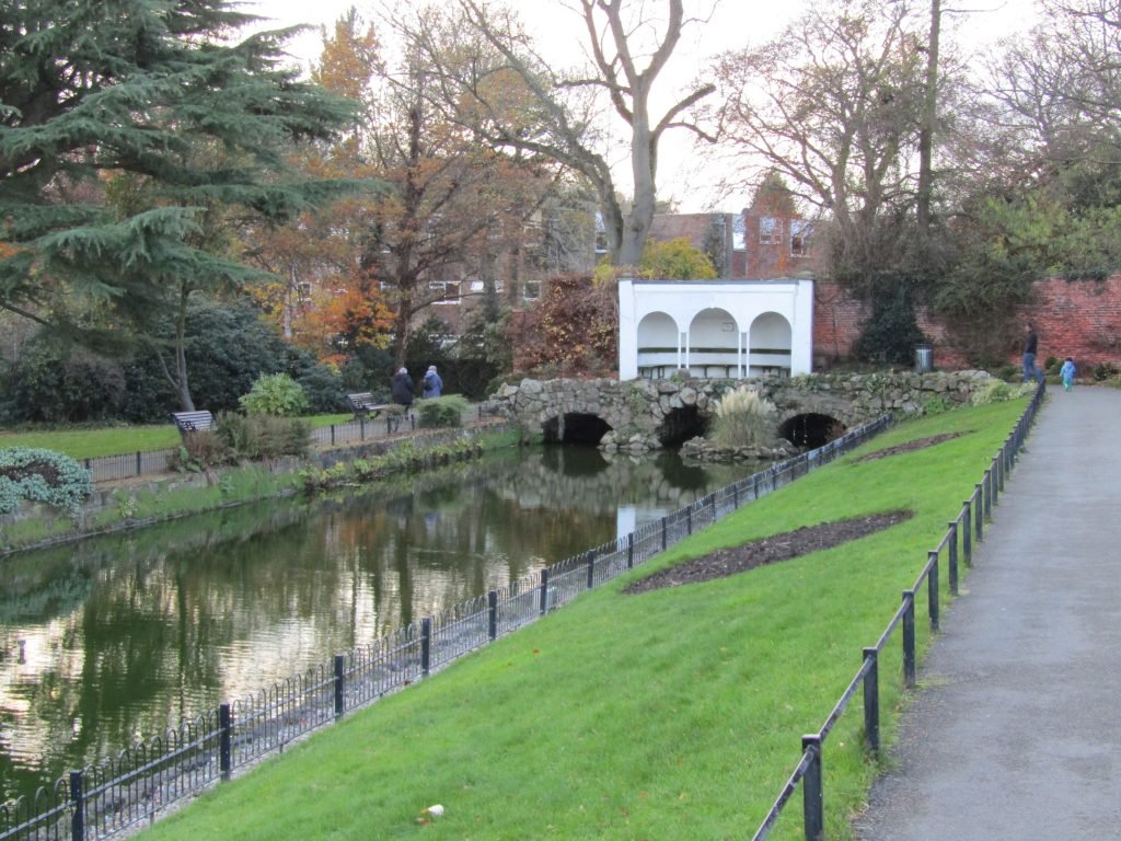 Family Day Out: Roundhay Park and Tropical World - Lellalee